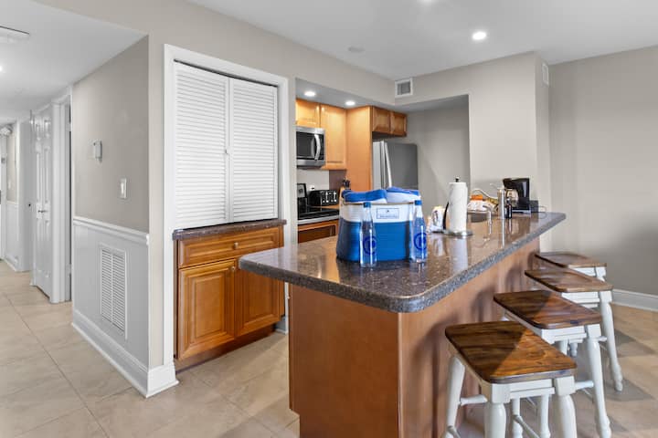 Amazing Views In 4 Spacious Units, Heated Pool! - Key Largo