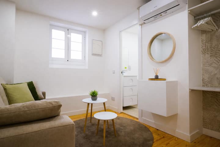 Studio On Main Street - Gibraltar