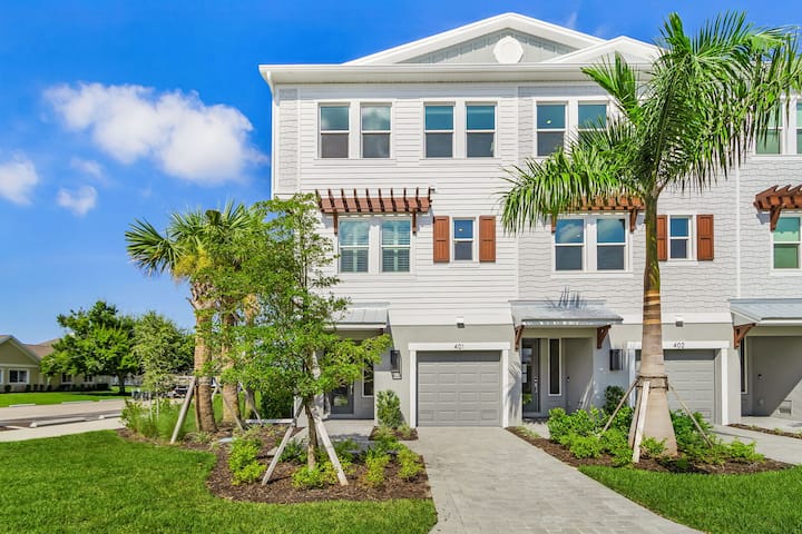 Coastal Fun At Charming Retreat - Sea Haven - Punta Gorda, FL