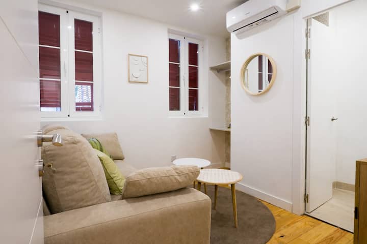 Compact Studio • Ideal For City Stays - Gibraltar