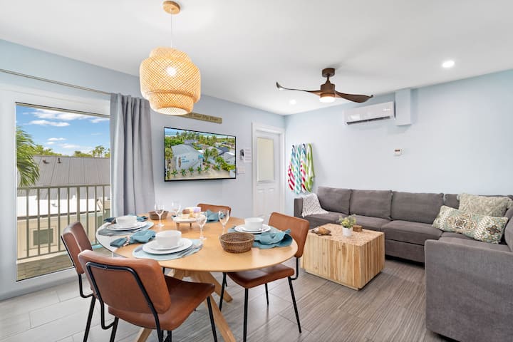 Sea Breeze - Located In Siesta Key Village! - Siesta Key, FL