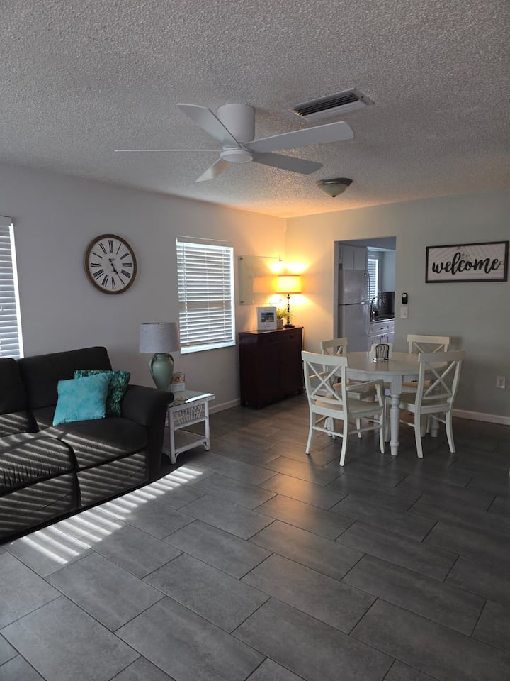 Rhodes Villa | Isle Of Green W/ Pool - Sarasota, FL