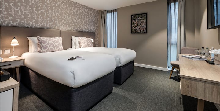 Standard Twin Room By Edgbaston Park Hotel - Birmingham