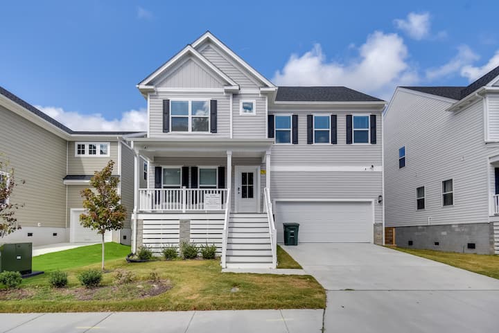 Walk To Beach: Group Getaway In Coastal Virginia - Norfolk, VA