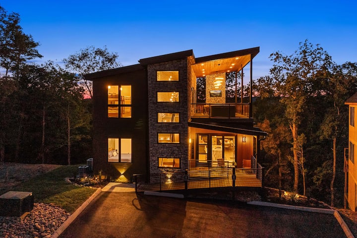 The Falls @ Reedmont Indoor Waterfall Grotto Pool - Sevierville, TN