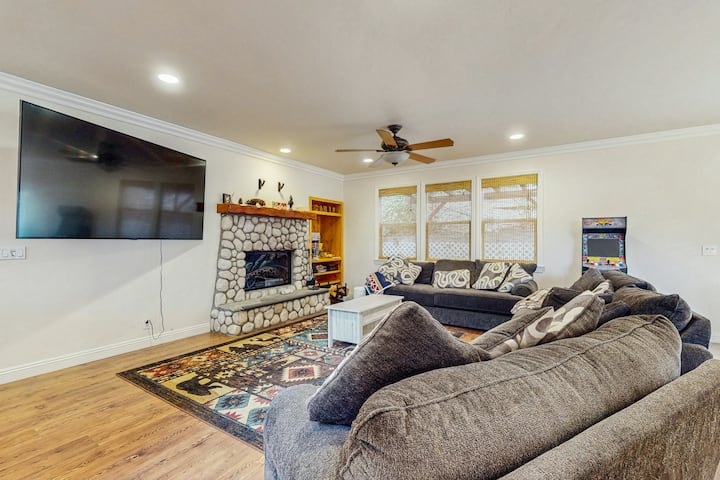 4br Relaxing Home With Sing, Games, Ping-pong - Lake Arrowhead, CA