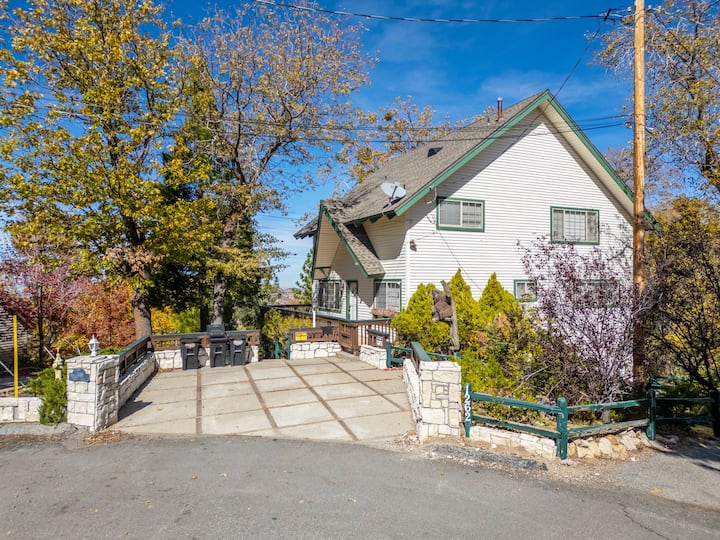 Cozy Lake Arrowhead Cabin Retreat - Lake Arrowhead, CA