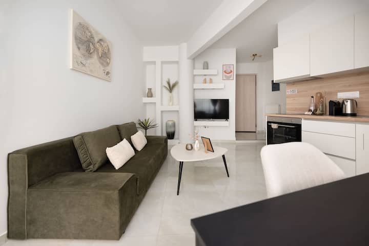 #1 Luxury King Bed • Designer • New Renovated - Thessaloniki