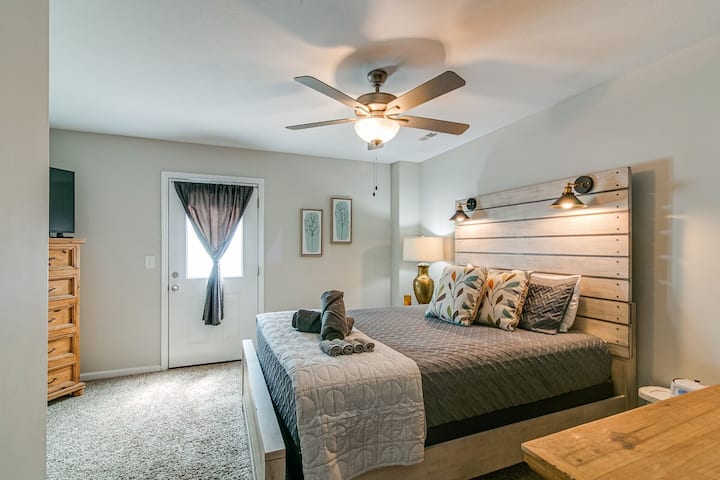 Franklin Haven By Johnathan (1010 Franklin, #B) - Clarksville, TN