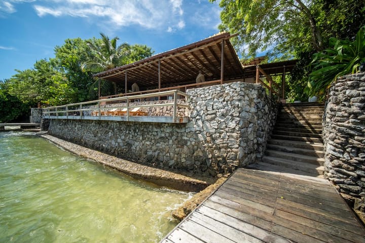 Stunning 6br Beachfront Villa In Rosario - Rosario Islands