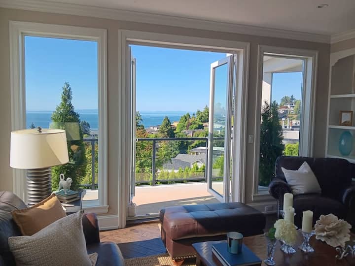 Sand And Salt White Rock Family Suite - White Rock