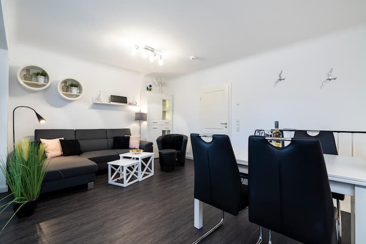 Ferienwohnung "Strandhaus Möwenberg App. 11" - Sierksdorf