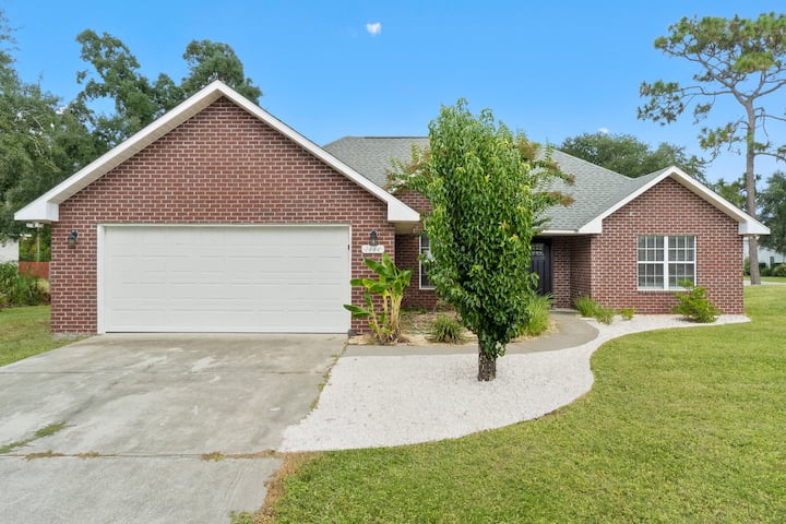 Spacious 3br - 7 Miles To Beach - Pet Friendly - Pensacola Beach, FL