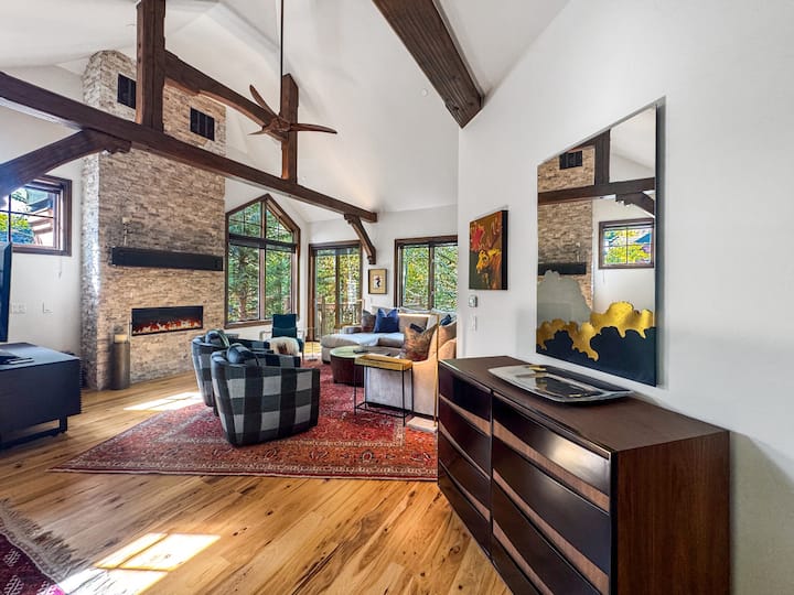 Ski In-out 4-bedroom Penthouse - Arrowhead Village - Edwards, CO