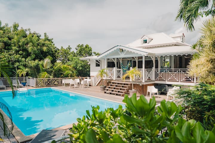 Villa Familiale Iguana Home - Guadalupe