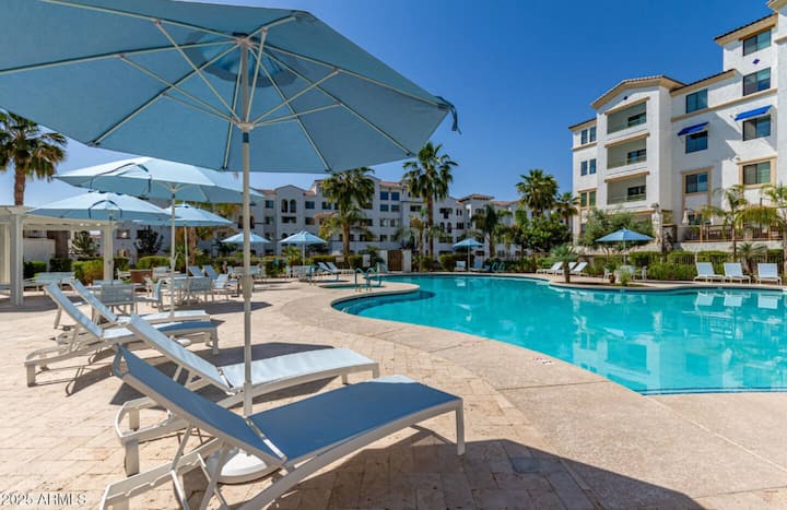 Penthouse Pool/mountain Views! Resort Living. - Chandler, AZ