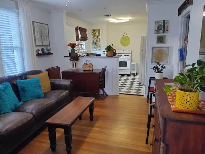 2br Urban Retreat Near Downtown Lafayette - Lafayette, LA
