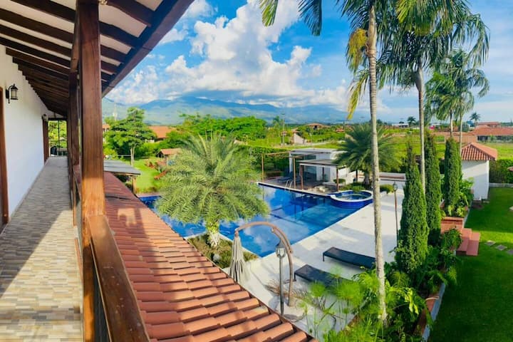 Hermosa Finca En Santa Elena - Ginebra