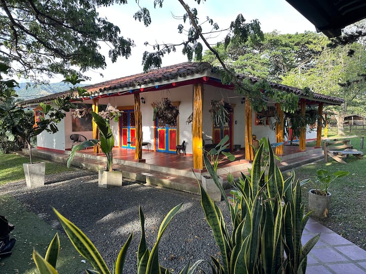 Hermosa Casa En Las Montañas - Ginebra