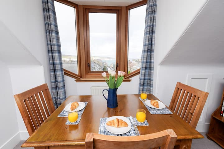 Central Lerwick Apartment, Gorgeous Harbour View - Lerwick