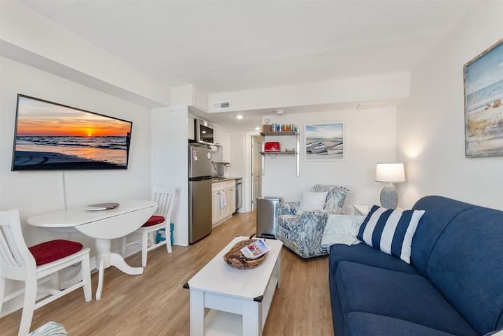 Modern 2br 2ba Condo @Cape Cod Pool~walk To Beach - Wildwood, NJ