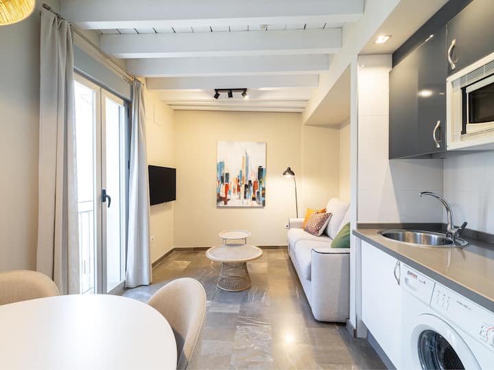 Cozy Flat Near Tapas Area, Pet Friendly - Peligros