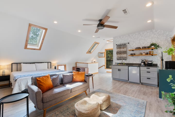 King Bed | Boho Charm | 2 Minutes To Downtown - Eureka Springs, AR