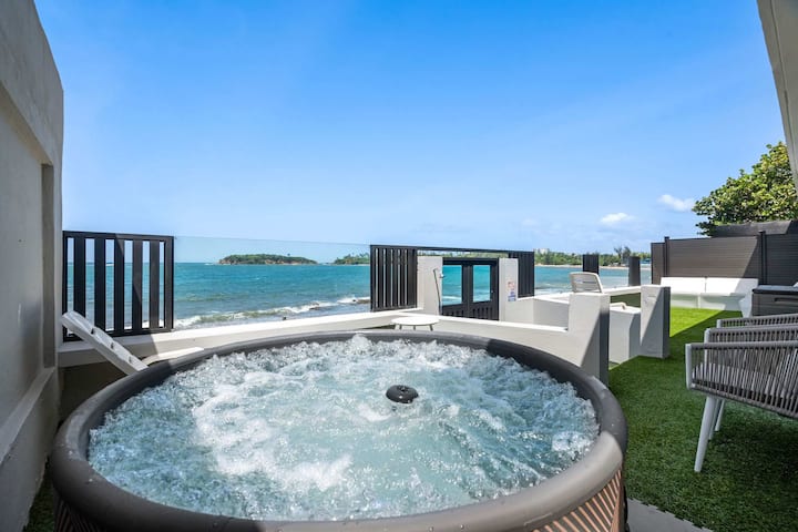 Balandras Beach House #4 | Beachfront W/ Hot Tubs - Vega Alta