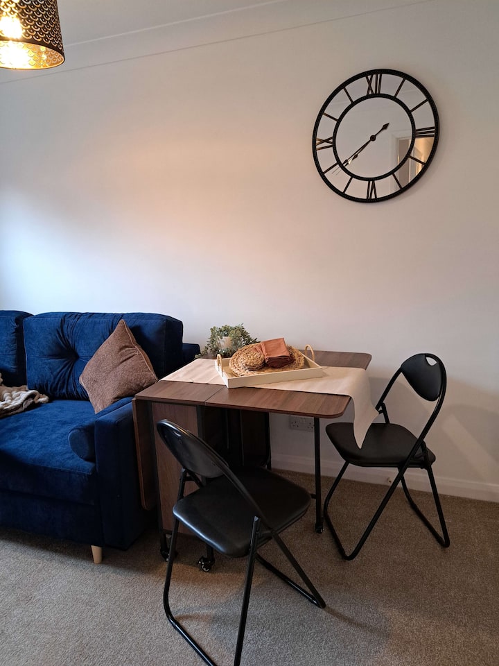 Hull City Centre 2-bed | Work-ready + Free Parking - Hull