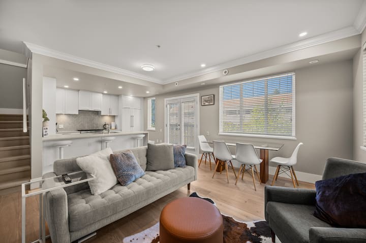 Cheerful 3-br Townhouse Vancouver Oakridge W/ac - Richmond