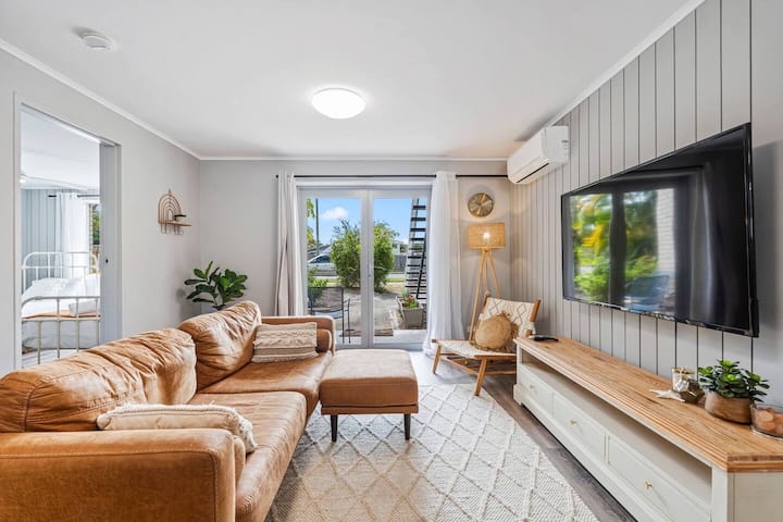 Oaklight On Truro—steps To Torquay Beach & Dining - Hervey Bay