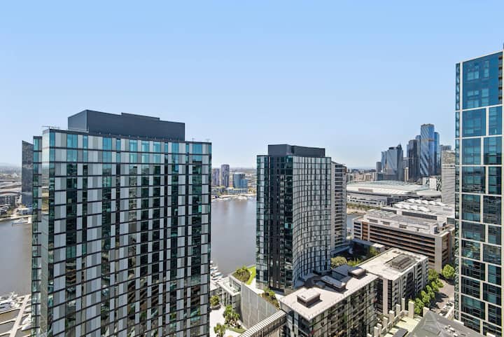 Jaw-dropping Harbour Views From 3bd Executive Pad - Tottenham