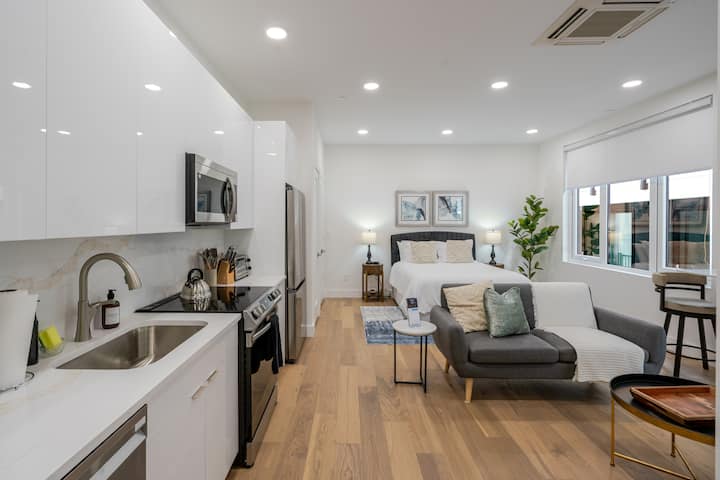 Luxury Studio @ Boston Landing W/ Rooftop Lounge - Waltham, MA