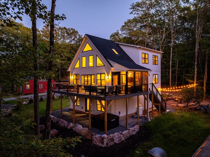 New Modern Lake Harmony Chalet | Hottub | Firepit - Lake Harmony, PA