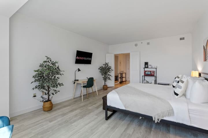Boardwalk King Bed Escapes By Cozysuites 50 - Atlantic City, NJ