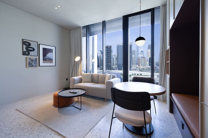 Modern Studio | Burj Khalifa View | Upside Living - Dubai