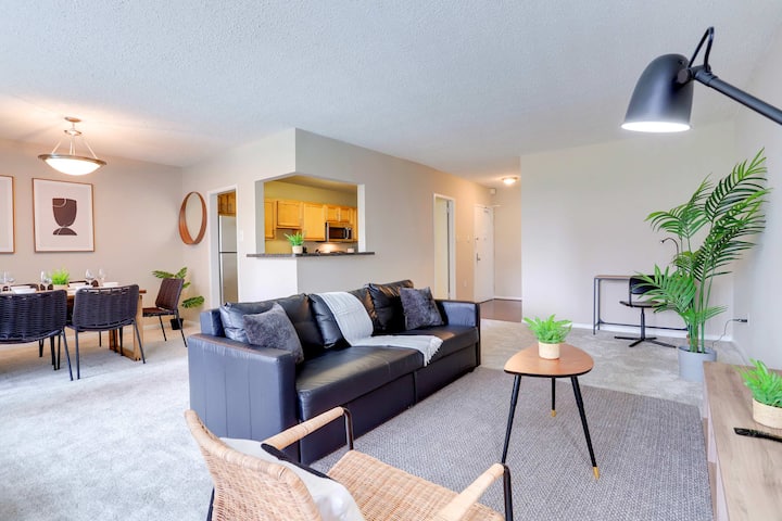 Spacious Apt Near D.c. & Metro - Kent, Washington DC