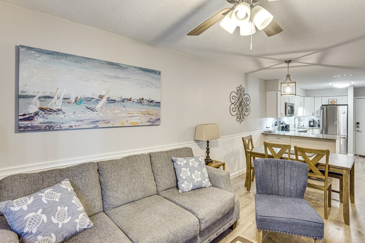 Access To Folly Field Beach & Pools: Coastal Condo - Hilton Head Island, SC