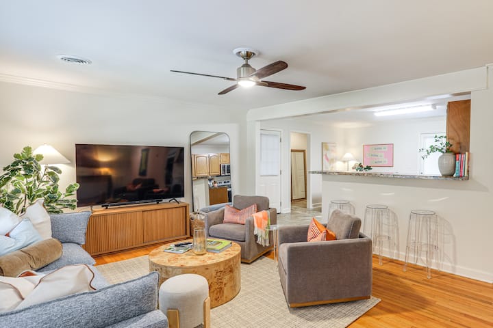 < 1 Mi To Ole Miss & The Grove! Charming Getaway - Oxford, MS