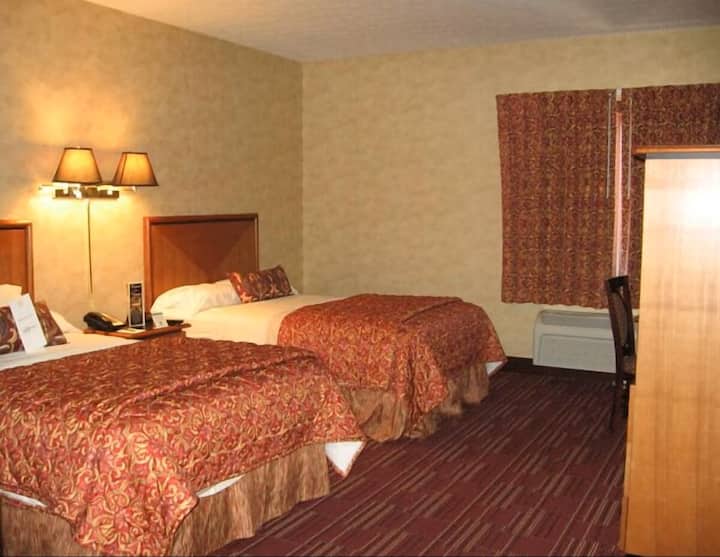2 Units | Bertram Inn | Aurora Central Location - Bainbridge, OH
