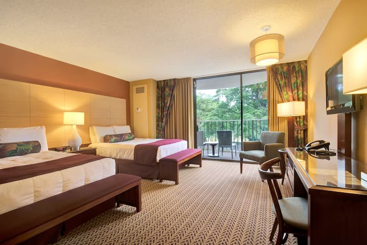 Spacious Room W/ Balcony | Near Downtown Hilo - Hilo, HI