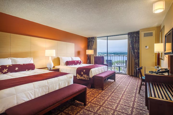 2 Queen Premium | Hilo Hawaiian | Oceanfront Room - Hilo, HI