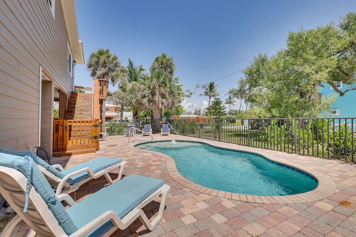 1 Mi To Fort Myers Beach Access! Chic Coastal Home - Fort Myers Beach, FL