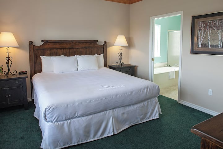 2 Charming Units Near Hollywood Wax Museum - Branson, MO