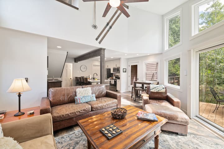 East Vail Townhome Retreat - Vail, CO