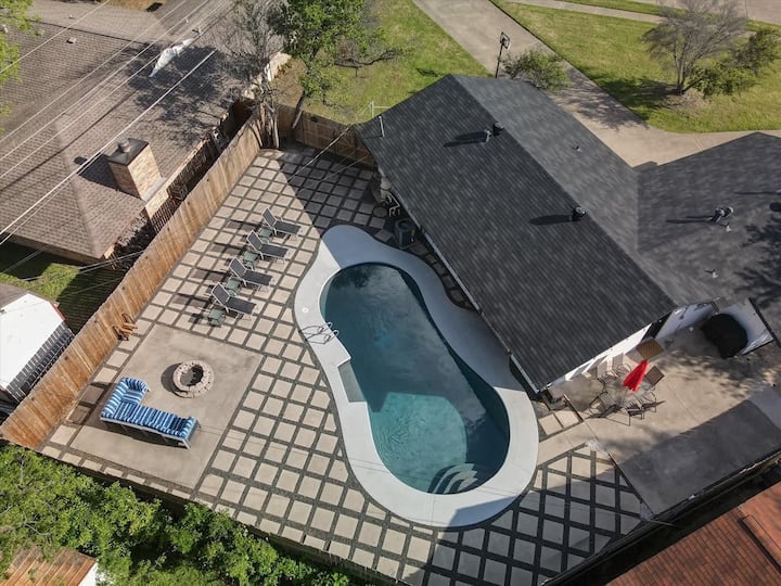 Grand Greenbrier - 4bd/2ba Backyard Oasis W Pool - Irving, TX