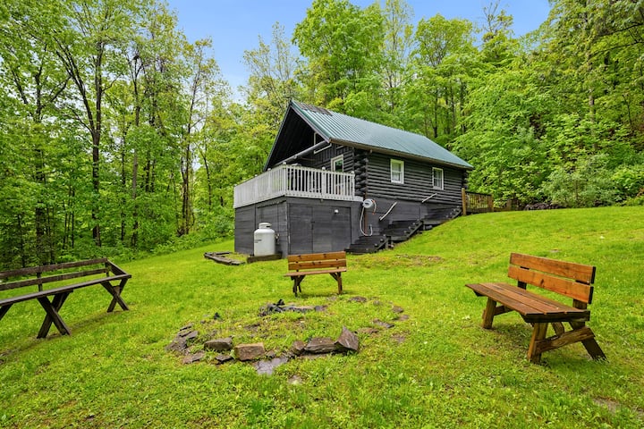 Peaceful | Mountaintop Getaway | Solar Power - Naples, NY