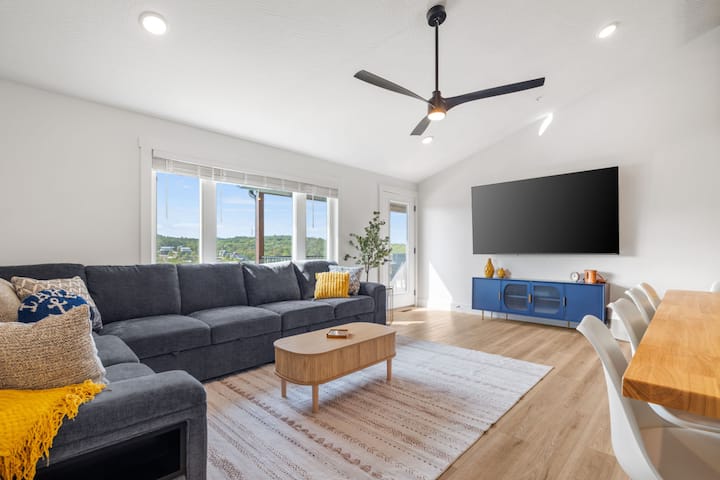 Lake Retreat | Game Space & Spacious Patios - Kimberling City, MO