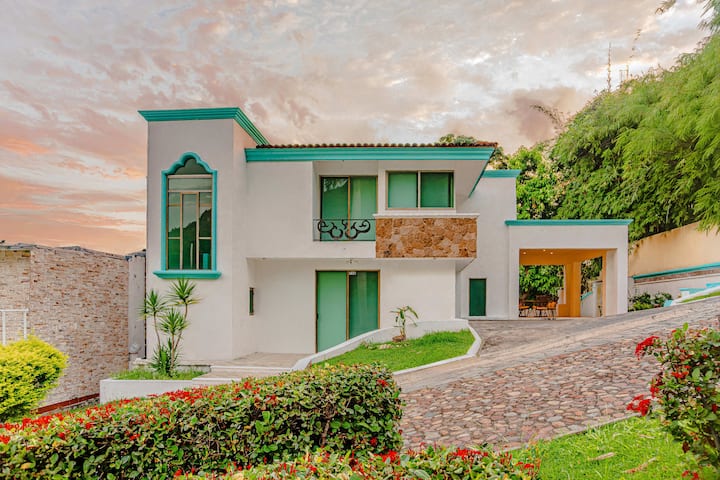 Almare · Rooftop Jacuzzi, Ocean Views & Beach - Conchas Chinas