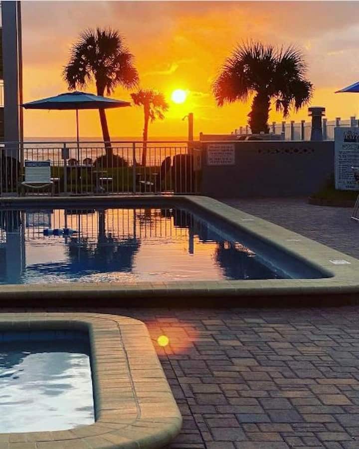Coastal Waters - Pineapple Pad Studio - New Smyrna Beach, FL